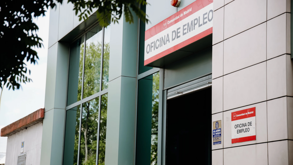 Cobrar el paro y trabajar a la vez: estos son los requisitos y la nueva fecha de entrada en vigor